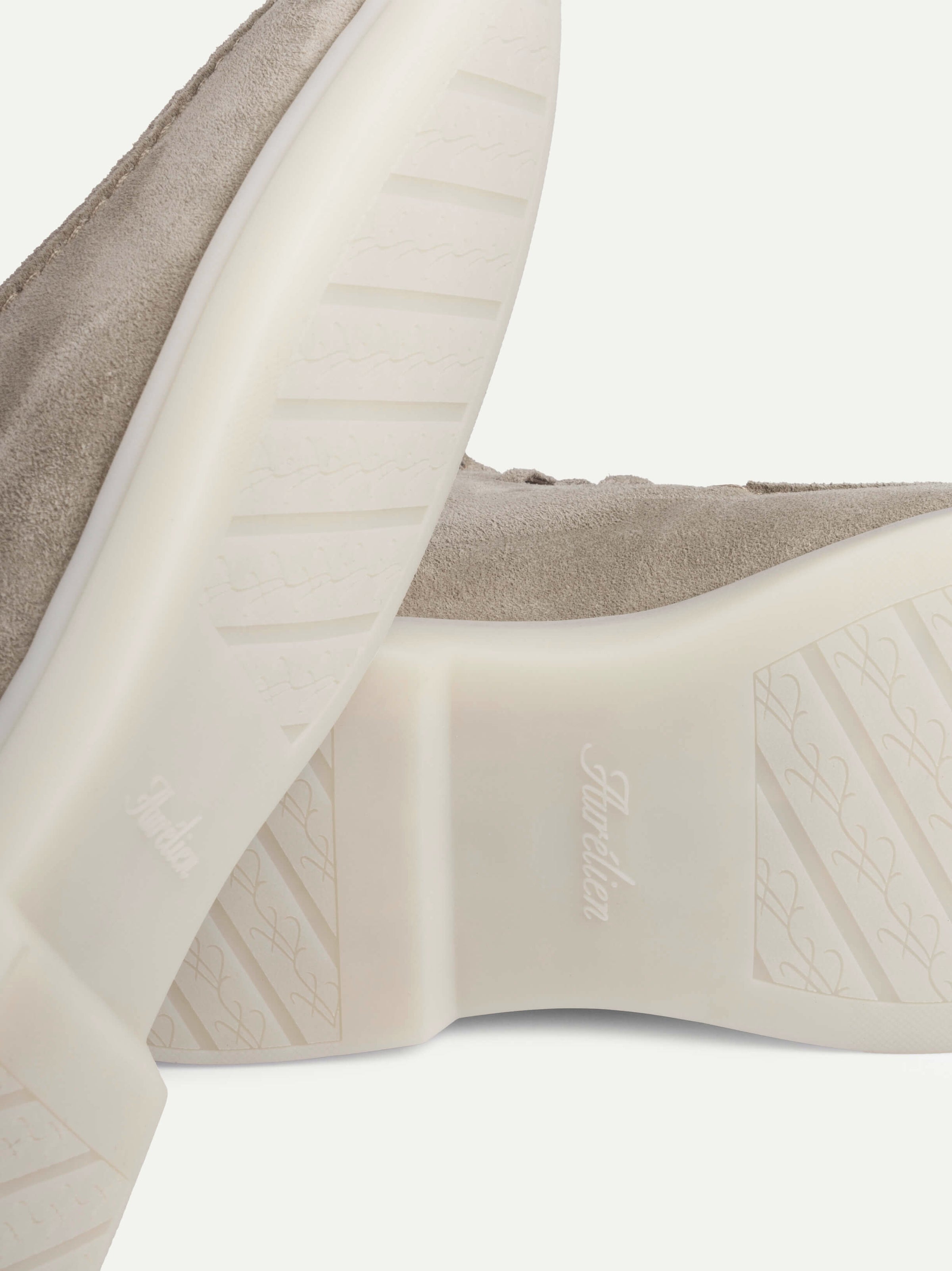 Aurélien | Light Grey Suede Desert Boots