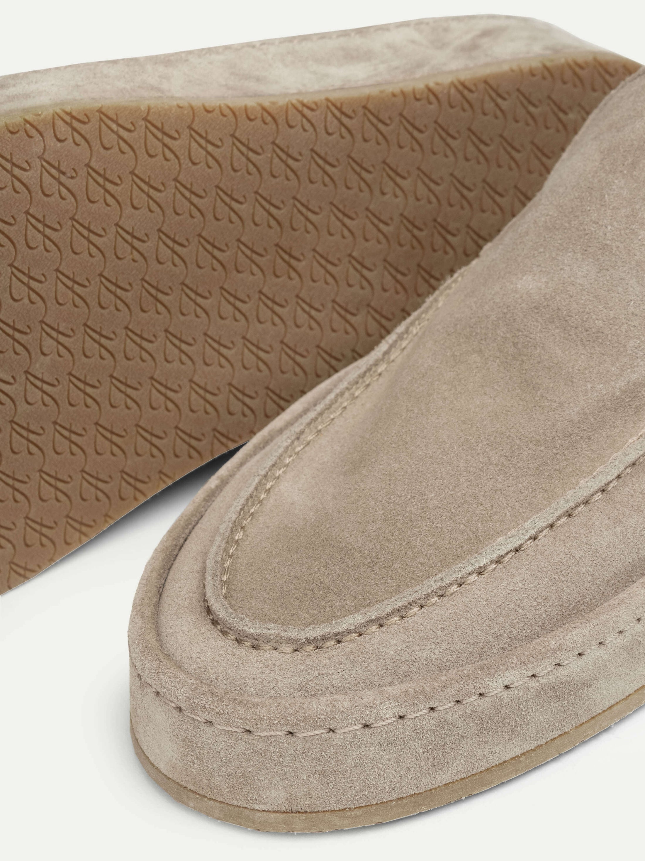 Aurélien | Light Grey Suede Voyager Loafer