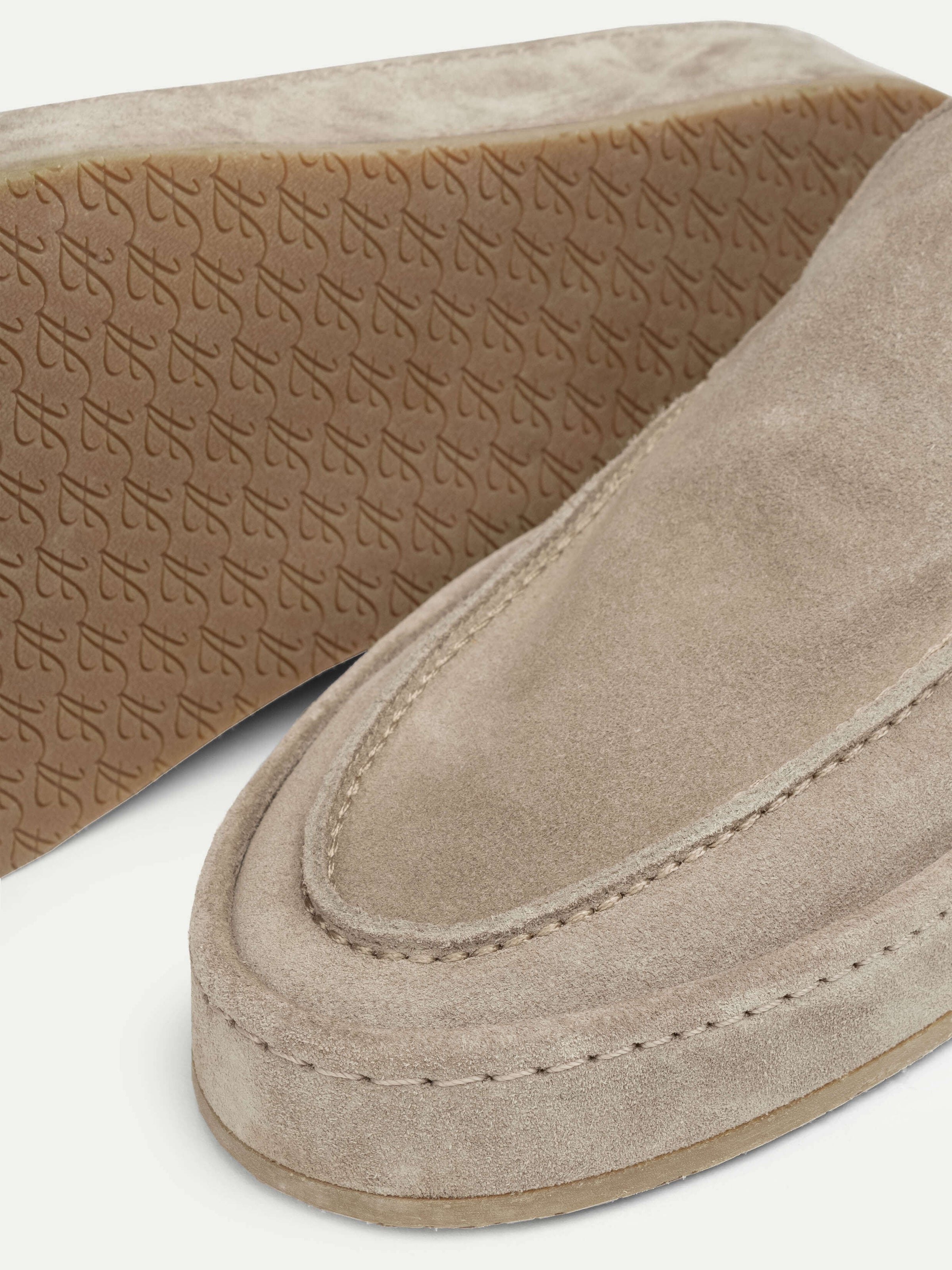 Aurélien | Light Grey Suede Voyager Loafer